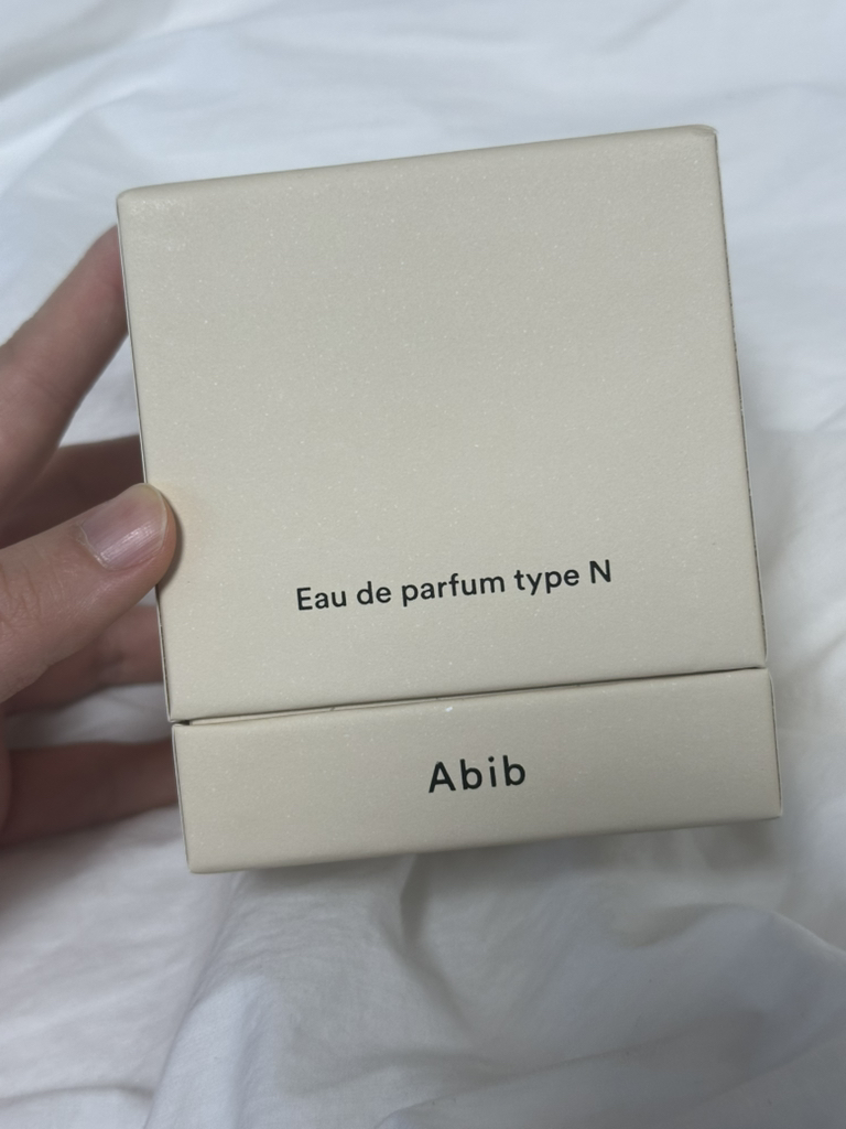 A fragrance that works for everyone I usually gravitate toward light ...